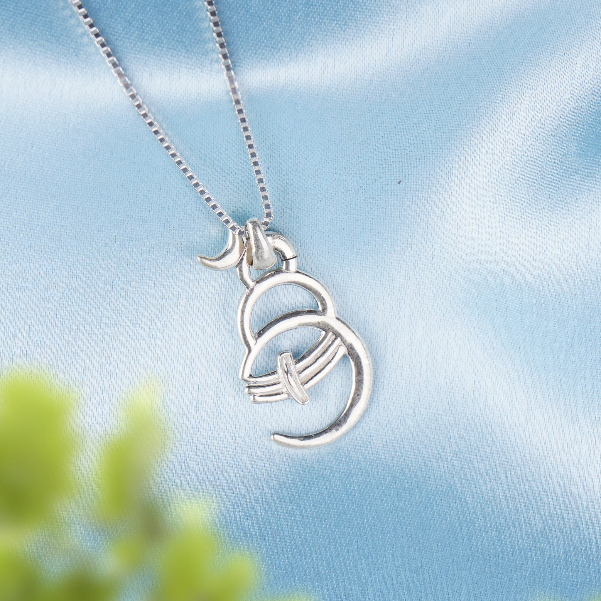 Mahadev Tripund Tilak With Moon Silver Pendant With Chain – Prabhubhakti
