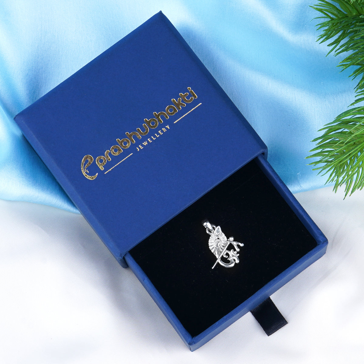 Shri Krishna Silver Locket with Mor Pankh with Om Design Pendant Witho ...