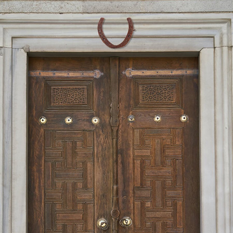 Buy Kaale Ghode Ki Naal Online – Prabhubhakti